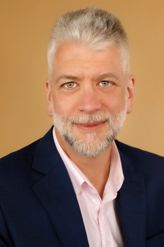 Dr John Ryan McLane Master of Ceremonies in NZ | ICMI NZ